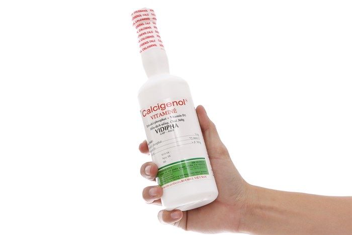 Hỗn dịch uống bổ sung canxi Calcigenol VITAMINE chai 360g